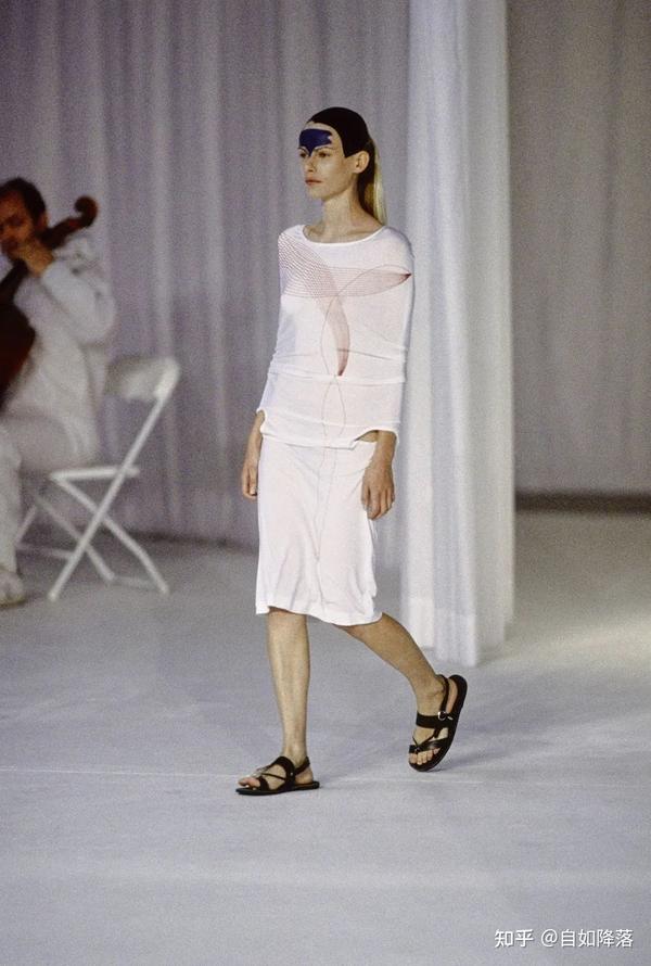 Hussein Chalayan | 20年前的未来服装 - 知乎