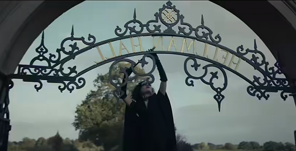 迪士尼新片《黑白魔女库伊拉》有哪些有趣的语言细节？ - 知乎