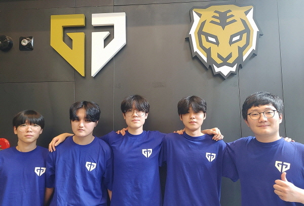 少年何妨梦摘星 | LCK最年轻冠军AD——Peyz - 知乎