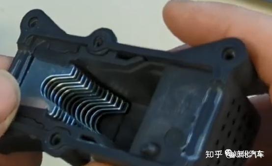 哇，我们拆开特斯拉2代Pyrofuse，并引爆它！ - 知乎