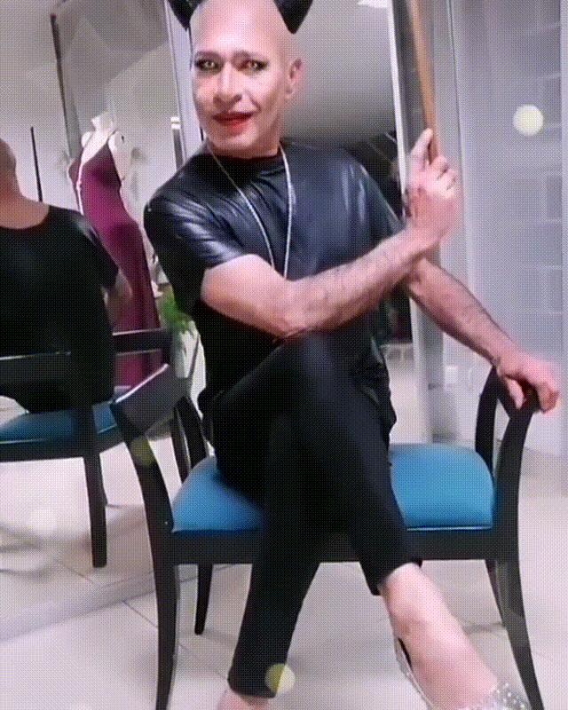 黑孔雀说《时尚之光》Ⅱ，致敬极致“妖娆”的男人，Gigi Hadid为范思哲开秀台步拉垮惹议论？ - 知乎