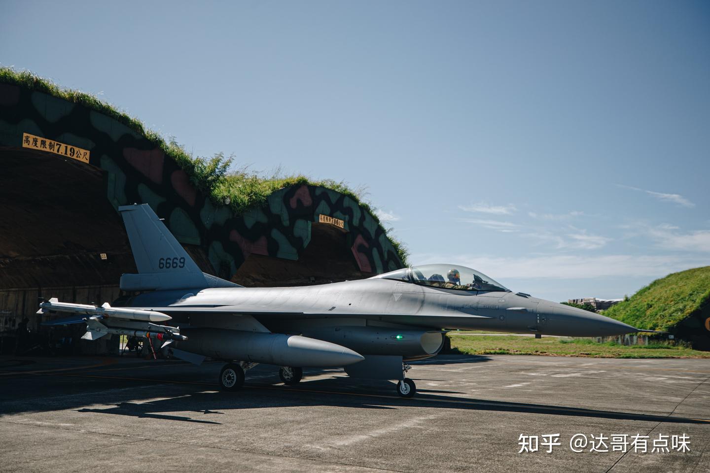 F16V究竟是何方神圣，竟能对歼20构成“重大威胁”？ - 知乎