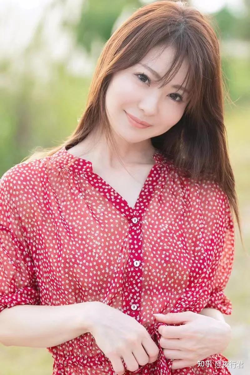 传奇AV女优小泽菜穗回归！以FALENO专属二次出道 - 知乎