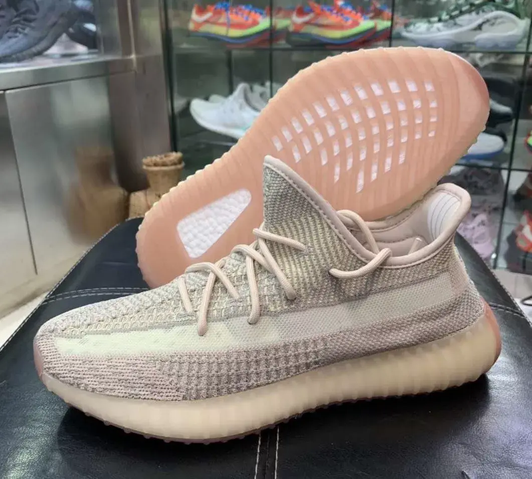 Yeezy 350 九月两双新配色实物再泄露，“CITRIN”满天星多角度曝光！ - 知乎
