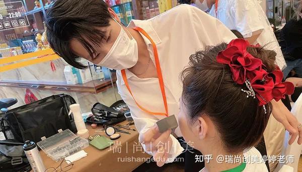 化妆师的就业方向，这6种值得推荐 知乎