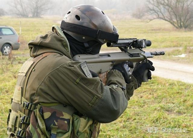 你真的了解AUG枪族吗？别看长得差不多，各种口径和用途一应俱全 - 知乎