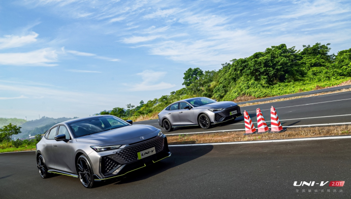 试驾UNI-V 2.0T：6.5秒加速，高尔夫GTI不香了 - 知乎