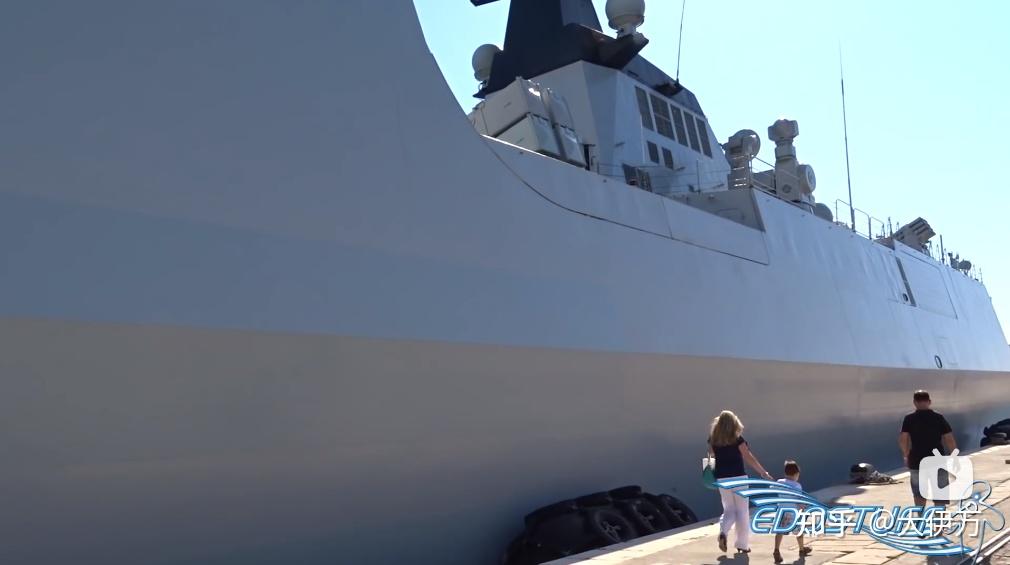 4000吨大舰拍成小炮艇！中国最新一批054A护卫舰照片流出，能看出哪些端倪？ - 知乎