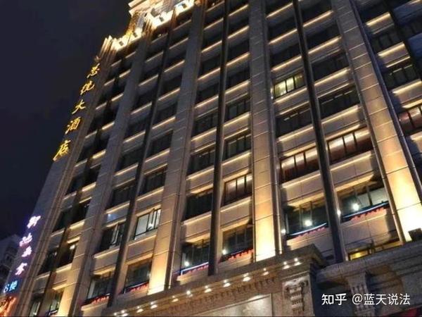 案例：女子与情人酒店幽会，为躲原配坠楼摔死，家人索赔918万 知乎 