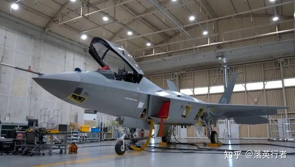 韩国自研五代机KF-21双座型原型机出镜 - 知乎