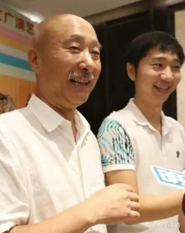 68岁陈佩斯生活太幸福：双胞胎孙子首曝光！一家四代共用一张脸 知乎 