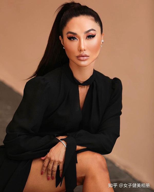 火辣的西方身材和韵致的东方面孔！巴西的日裔健身网红--Katia Matsuda - 知乎