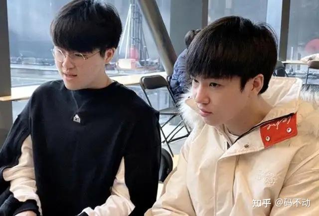 AJ去RNG偷奖杯，小虎感慨：流水的上单，只记得一个letme半个姿态 - 知乎