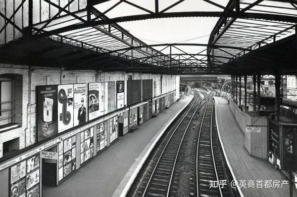 地铁专题之Circle Line｜一部大都市和区域线的爱恨情仇史？1949年才独立出来的Circle线到底经历了多少？ - 知乎