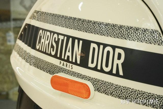 20多万的踏板有多壕 Vespa 94 6 Dior版到店实拍 - 知乎