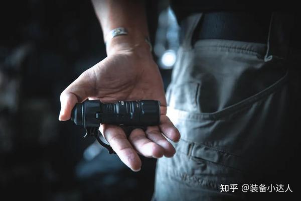 出道即巅峰，纳丽德TA20战术手电