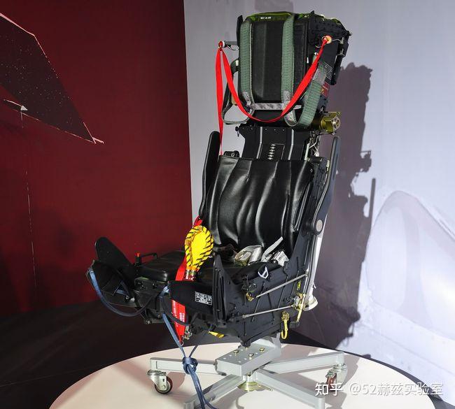 一把几百万的弹射座椅，如何在关键时刻保护飞行员生命的？ - 知乎